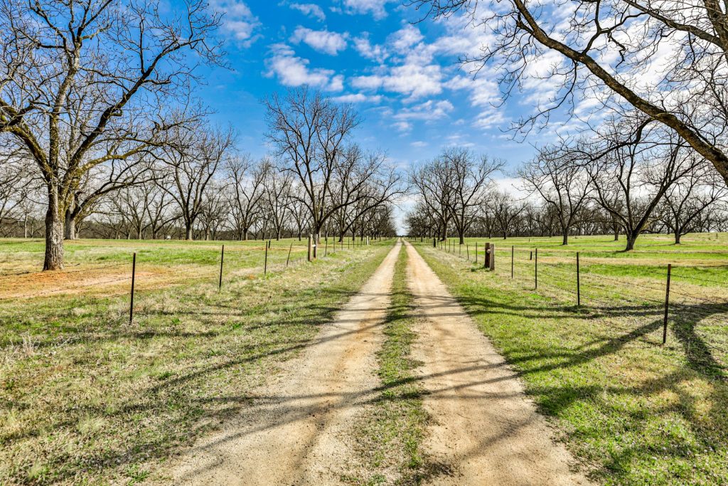Hickory Grove Orchards Gentleman Farm | LandMart